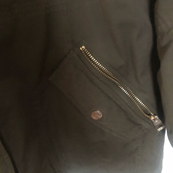 Guess | Jackets & Coats | Dark Green Hooded Guess Puffer Jacket | Poshmark